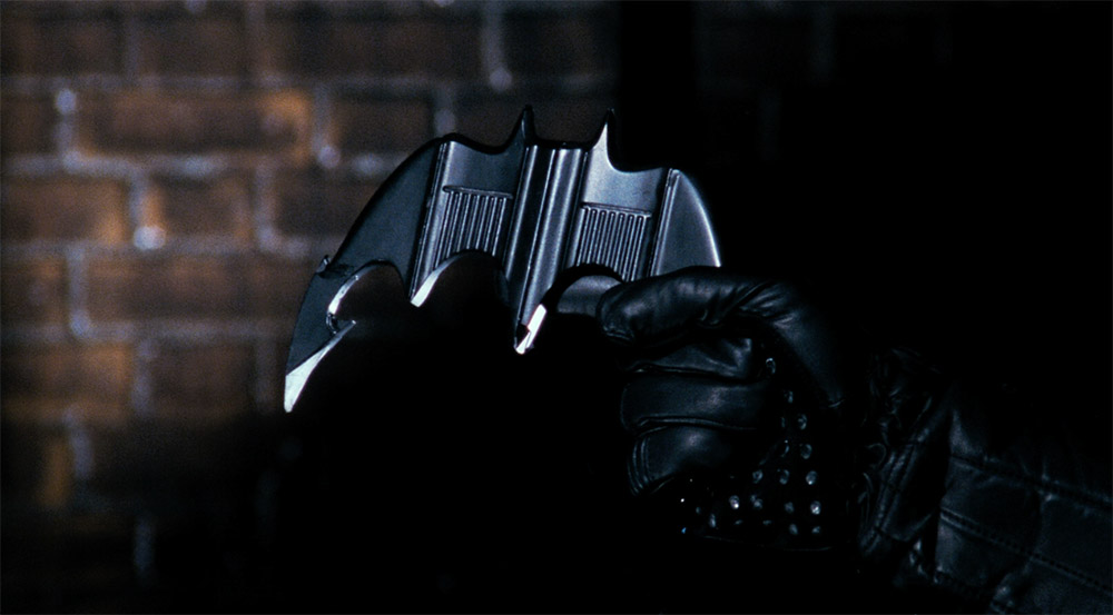 Merchandise: Details zum Batman ’89 Batarang von NECA – Update ...